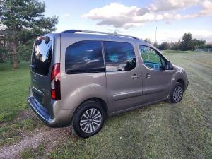Brown Peugeot Partner 2016 in Pakruojis, with an engine capacity of 1.20 L and mileage of 175 thousand km for 5850 €, photo 12 on AUTOMOTO.COM.LV