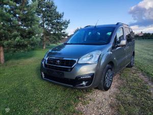 Brown Peugeot Partner 2016 in Pakruojis, with an engine capacity of 1.20 L and mileage of 175 thousand km for 5850 €, photo 13 on AUTOMOTO.COM.LV
