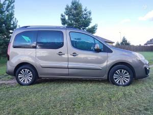 Brown Peugeot Partner 2016 in Pakruojis, with an engine capacity of 1.20 L and mileage of 175 thousand km for 5850 €, photo 15 on AUTOMOTO.COM.LV