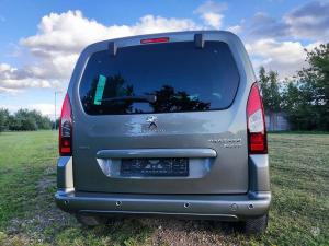Brown Peugeot Partner 2016 in Pakruojis, with an engine capacity of 1.20 L and mileage of 175 thousand km for 5850 €, photo 17 on AUTOMOTO.COM.LV