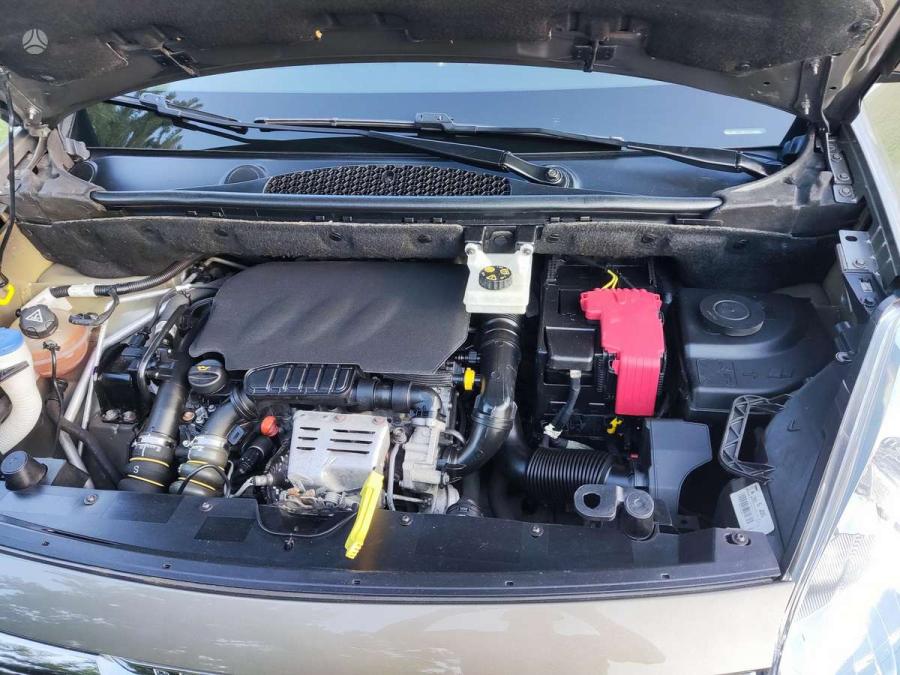 Brown Peugeot Partner 2016 in Pakruojis, with an engine capacity of 1.20 L and mileage of 175 thousand km for 5850 €, photo 35 on AUTOMOTO.COM.LV