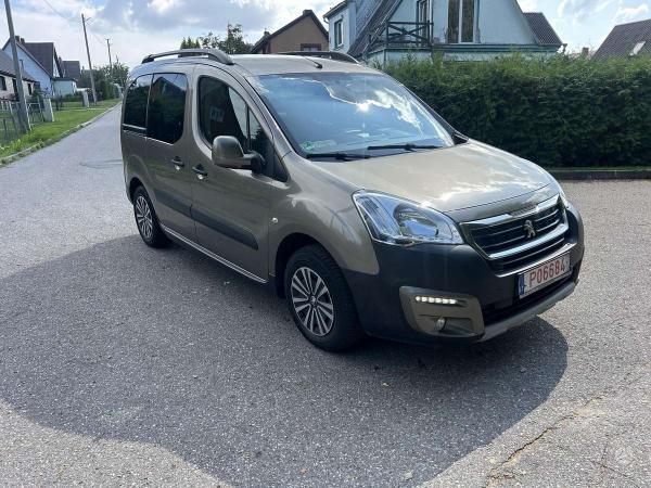 Brown Peugeot Partner 2016 in Raseiniai, with an engine capacity of 1.56 L and mileage of 274 thousand km for 5650 €, photo 1 on AUTOMOTO.COM.LV