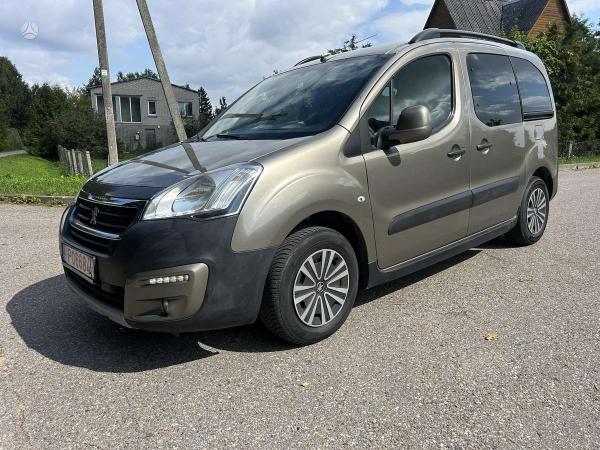 Brown Peugeot Partner 2016 in Raseiniai, with an engine capacity of 1.56 L and mileage of 274 thousand km for 5650 €, photo 4 on AUTOMOTO.COM.LV