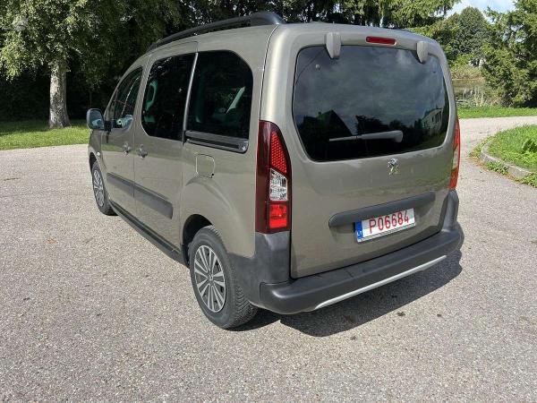 Brown Peugeot Partner 2016 in Raseiniai, with an engine capacity of 1.56 L and mileage of 274 thousand km for 5650 €, photo 9 on AUTOMOTO.COM.LV