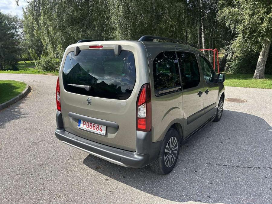 Brūns Peugeot Partner 2016 Raseiniai, ar dzinēja tilpumu 1.56 L un nobraukumu 274 tūkst. km par 5650 €, foto 10 vietnē AUTOMOTO.COM.LV