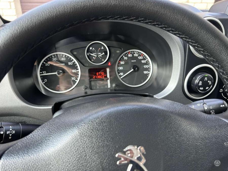 Brūns Peugeot Partner 2016 Raseiniai, ar dzinēja tilpumu 1.56 L un nobraukumu 274 tūkst. km par 5650 €, foto 11 vietnē AUTOMOTO.COM.LV