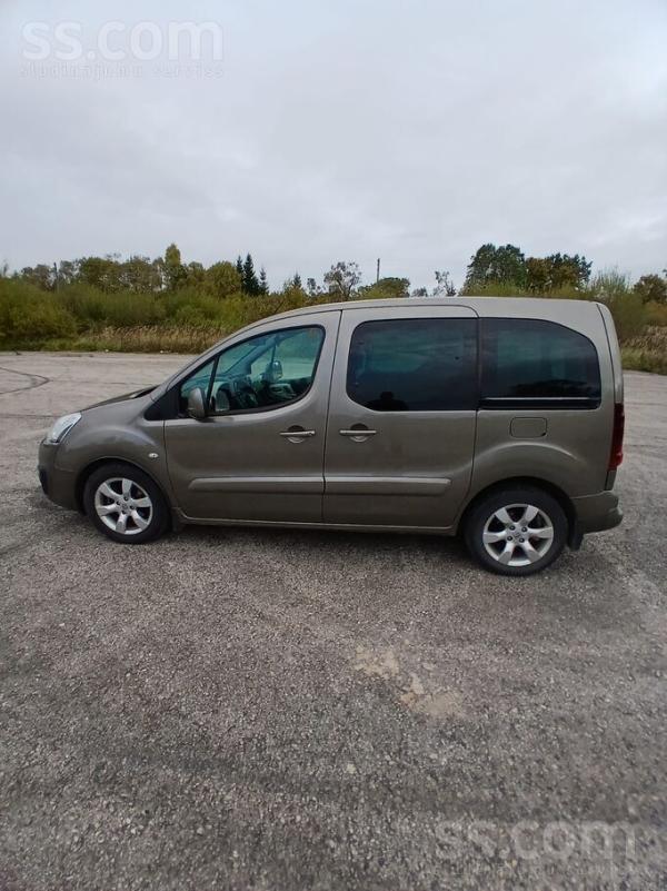 Brown Peugeot Partner 2016 in Aizkraukle, with an engine capacity of 1.60 L and mileage of 192 thousand km for 5000 €, photo 5 on AUTOMOTO.COM.LV