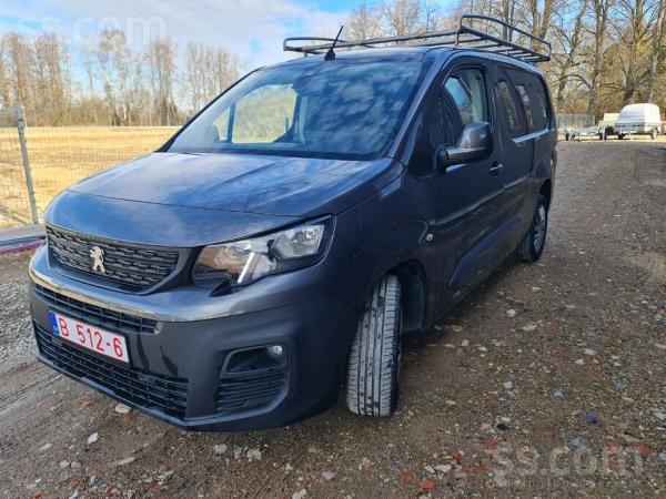 Brown Peugeot Partner 2020 in Cesis, with an engine capacity of 1.50 L and mileage of 232 thousand km for 10285 €, photo 2 on AUTOMOTO.COM.LV