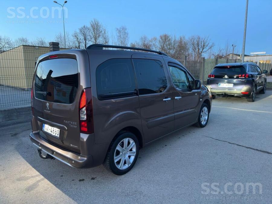 Brūns Peugeot Partner 2013 Daugavpils, ar dzinēja tilpumu 1.60 L un nobraukumu 245 tūkst. km par 5500 €, foto 3 vietnē AUTOMOTO.COM.LV