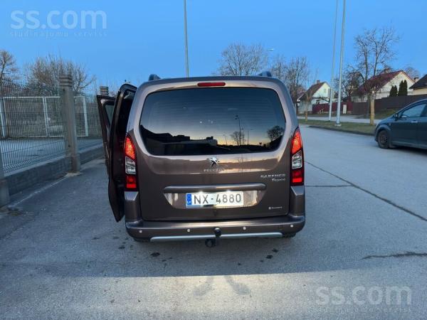 Brūns Peugeot Partner 2013 Daugavpils, ar dzinēja tilpumu 1.60 L un nobraukumu 245 tūkst. km par 5500 €, foto 4 vietnē AUTOMOTO.COM.LV