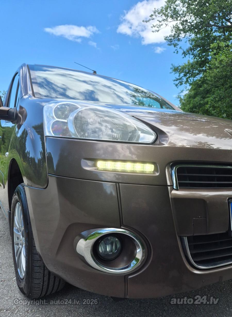 Brown Peugeot Partner 2014 in Tallinn, with an engine capacity of 1.60 L and mileage of 208 thousand km for 5390 €, photo 5 on AUTOMOTO.COM.LV