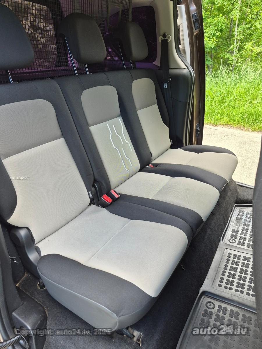 Brūns Peugeot Partner 2014 Tallina, ar dzinēja tilpumu 1.60 L un nobraukumu 208 tūkst. km par 5390 €, foto 12 vietnē AUTOMOTO.COM.LV
