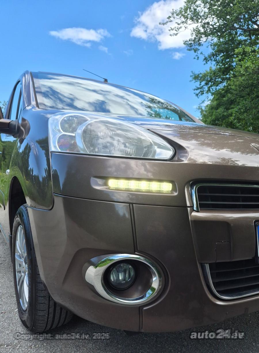 Brūns Peugeot Partner 2014 Tallina, ar dzinēja tilpumu 1.60 L un nobraukumu 208 tūkst. km par 5390 €, foto 16 vietnē AUTOMOTO.COM.LV