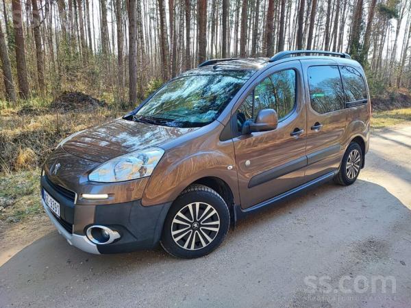 Brūns Peugeot Partner 2015 Jelgava, ar dzinēja tilpumu 1.50 L un nobraukumu 184 tūkst. km par 6950 €, foto 1 vietnē AUTOMOTO.COM.LV