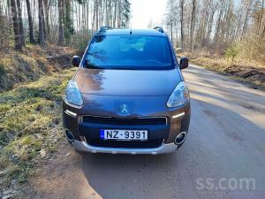Brūns Peugeot Partner 2015 Jelgava, ar dzinēja tilpumu 1.50 L un nobraukumu 184 tūkst. km par 6950 €, foto 2 vietnē AUTOMOTO.COM.LV