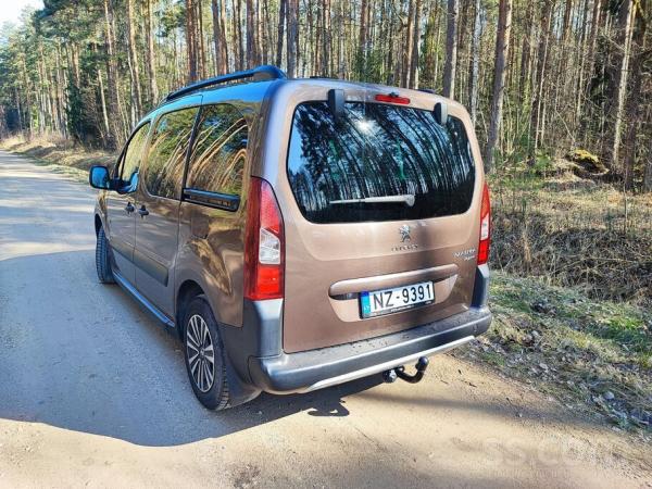 Brūns Peugeot Partner 2015 Jelgava, ar dzinēja tilpumu 1.50 L un nobraukumu 184 tūkst. km par 6950 €, foto 5 vietnē AUTOMOTO.COM.LV