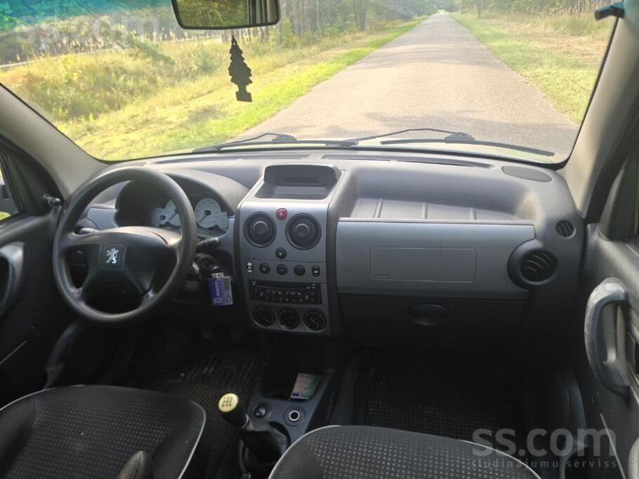 Green Peugeot Partner 2006 in Riga, with an engine capacity of 1.60 L and mileage of 0 thousand km for 1490 €, photo 6 on AUTOMOTO.COM.LV