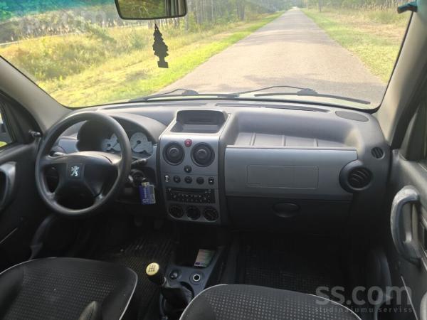 Green Peugeot Partner 2006 in Riga, with an engine capacity of 1.60 L and mileage of 0 thousand km for 1490 €, photo 6 on AUTOMOTO.COM.LV