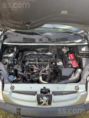 Zaļš Peugeot Partner 2003 Bauska, ar dzinēja tilpumu 2.00 L un nobraukumu 385 tūkst. km par 400 €, foto 6 vietnē AUTOMOTO.COM.LV