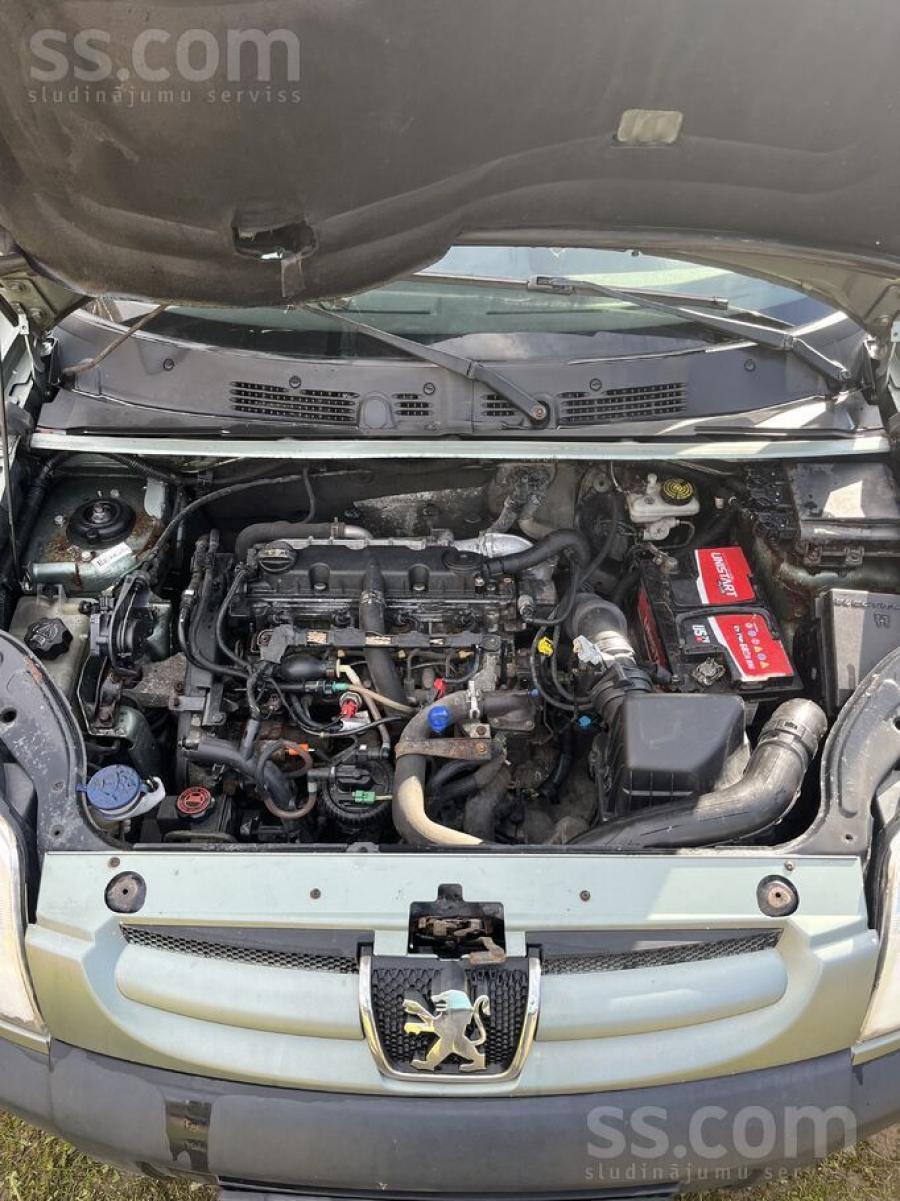 Zaļš Peugeot Partner 2003 Bauska, ar dzinēja tilpumu 2.00 L un nobraukumu 385 tūkst. km par 400 €, foto 6 vietnē AUTOMOTO.COM.LV