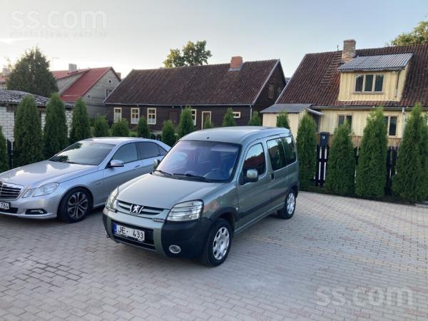 Zaļš Peugeot Partner 2003 Liepāja, ar dzinēja tilpumu 2.00 L un nobraukumu 487 tūkst. km par 1350 €, foto 4 vietnē AUTOMOTO.COM.LV