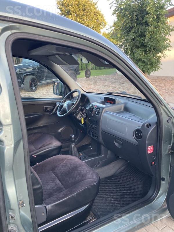 Zaļš Peugeot Partner 2003 Liepāja, ar dzinēja tilpumu 2.00 L un nobraukumu 487 tūkst. km par 1350 €, foto 7 vietnē AUTOMOTO.COM.LV