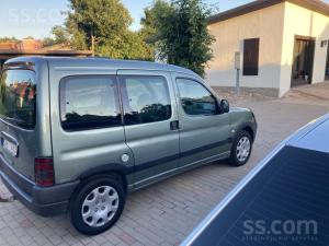 Green Peugeot Partner 2003 in Liepaja, with an engine capacity of 2.00 L and mileage of 487 thousand km for 1350 €, photo 18 on AUTOMOTO.COM.LV