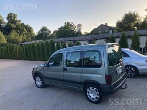 Green Peugeot Partner 2003 in Liepaja, with an engine capacity of 2.00 L and mileage of 487 thousand km for 1350 €, photo 19 on AUTOMOTO.COM.LV