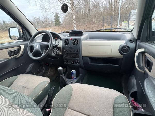 Zaļš Peugeot Partner 2003 Rapla, ar dzinēja tilpumu 2.00 L un nobraukumu 280 tūkst. km par 1000 €, foto 11 vietnē AUTOMOTO.COM.LV