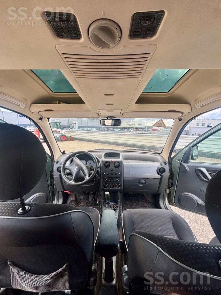 Green Peugeot Partner 2004 in Riga, with an engine capacity of 1.60 L and mileage of 256 thousand km for 1590 €, photo 5 on AUTOMOTO.COM.LV
