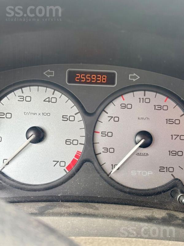 Green Peugeot Partner 2004 in Riga, with an engine capacity of 1.60 L and mileage of 256 thousand km for 1590 €, photo 5 on AUTOMOTO.COM.LV