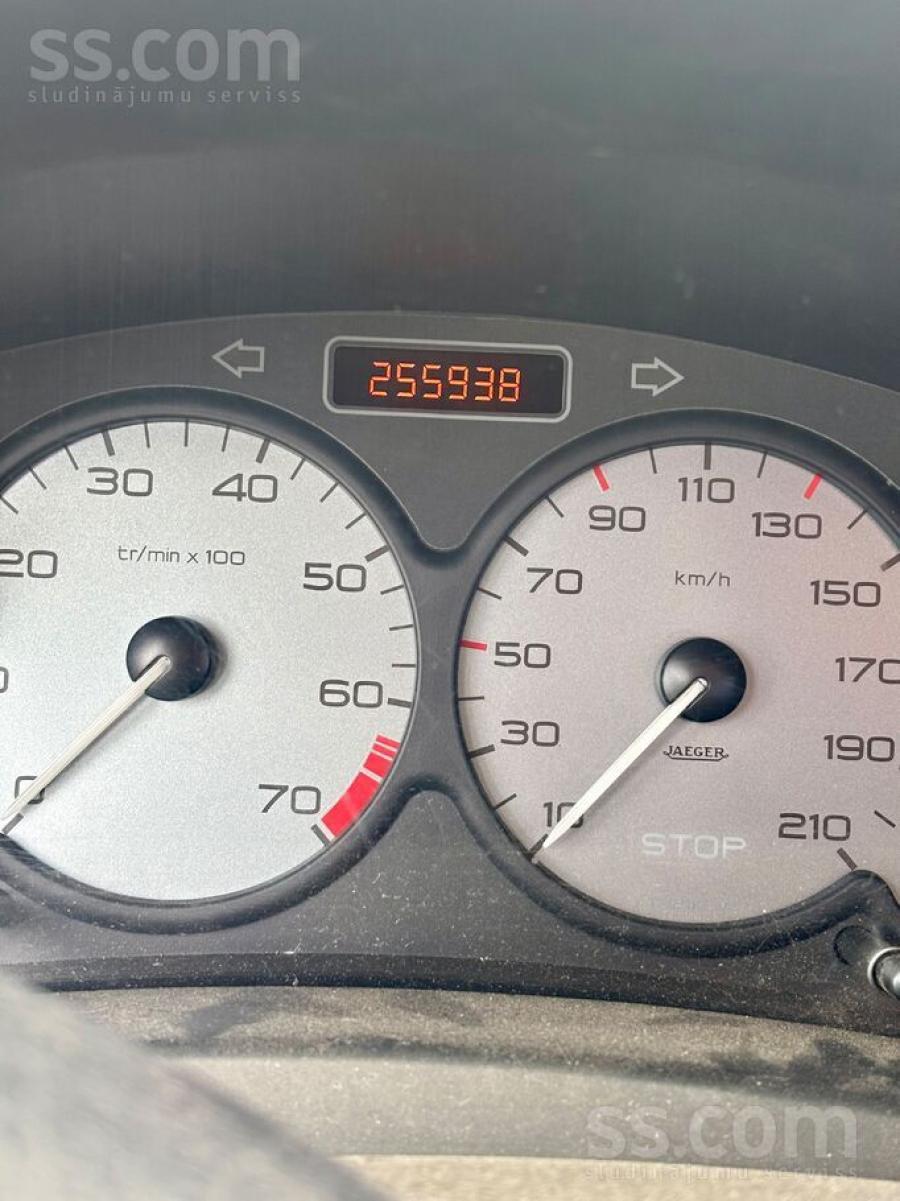 Green Peugeot Partner 2004 in Riga, with an engine capacity of 1.60 L and mileage of 256 thousand km for 1590 €, photo 6 on AUTOMOTO.COM.LV