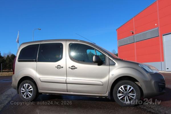 Grey Peugeot Partner 2015 in Parnu, with an engine capacity of 1.60 L and mileage of 202 thousand km for 5200 €, photo 2 on AUTOMOTO.COM.LV