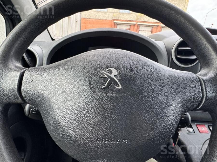 Pelēks Peugeot Partner 2018 Daugavpils, ar dzinēja tilpumu 1.60 L un nobraukumu 0 tūkst. km par 5900 €, foto 13 vietnē AUTOMOTO.COM.LV