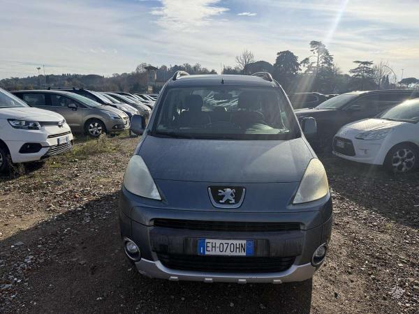 Grey Peugeot Partner 2012 in Siauliai, with an engine capacity of 1.60 L and mileage of 227 thousand km for 4150 €, photo 2 on AUTOMOTO.COM.LV
