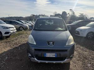Pelēks Peugeot Partner 2012 Šauļi, ar dzinēja tilpumu 1.60 L un nobraukumu 227 tūkst. km par 4150 €, foto 2 vietnē AUTOMOTO.COM.LV