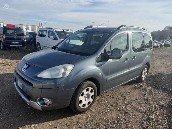 Grey Peugeot Partner 2012 in Siauliai, with an engine capacity of 1.60 L and mileage of 227 thousand km for 4150 €, photo 3 on AUTOMOTO.COM.LV