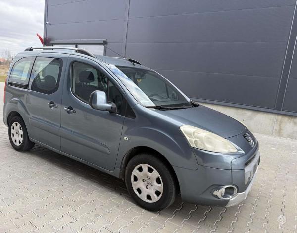 Pelēks Peugeot Partner 2012 Šauļi, ar dzinēja tilpumu 1.56 L un nobraukumu 227 tūkst. km par 3950 €, foto 3 vietnē AUTOMOTO.COM.LV