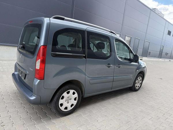 Pelēks Peugeot Partner 2012 Šauļi, ar dzinēja tilpumu 1.56 L un nobraukumu 227 tūkst. km par 3950 €, foto 5 vietnē AUTOMOTO.COM.LV