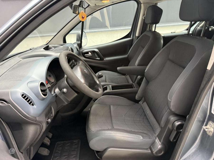 Pelēks Peugeot Partner 2012 Šauļi, ar dzinēja tilpumu 1.56 L un nobraukumu 227 tūkst. km par 3850 €, foto 14 vietnē AUTOMOTO.COM.LV