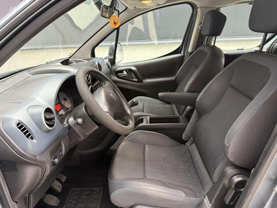Pelēks Peugeot Partner 2012 Šauļi, ar dzinēja tilpumu 1.56 L un nobraukumu 227 tūkst. km par 3850 €, foto 15 vietnē AUTOMOTO.COM.LV
