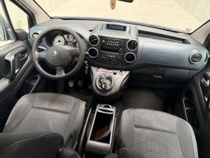 Pelēks Peugeot Partner 2012 Šauļi, ar dzinēja tilpumu 1.56 L un nobraukumu 227 tūkst. km par 3850 €, foto 16 vietnē AUTOMOTO.COM.LV