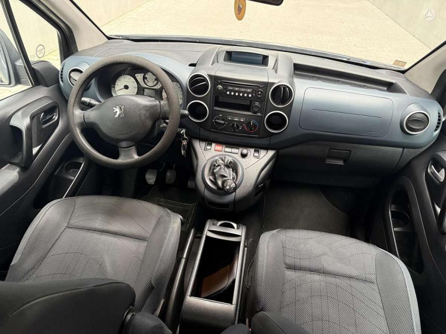 Pelēks Peugeot Partner 2012 Šauļi, ar dzinēja tilpumu 1.56 L un nobraukumu 227 tūkst. km par 3850 €, foto 16 vietnē AUTOMOTO.COM.LV
