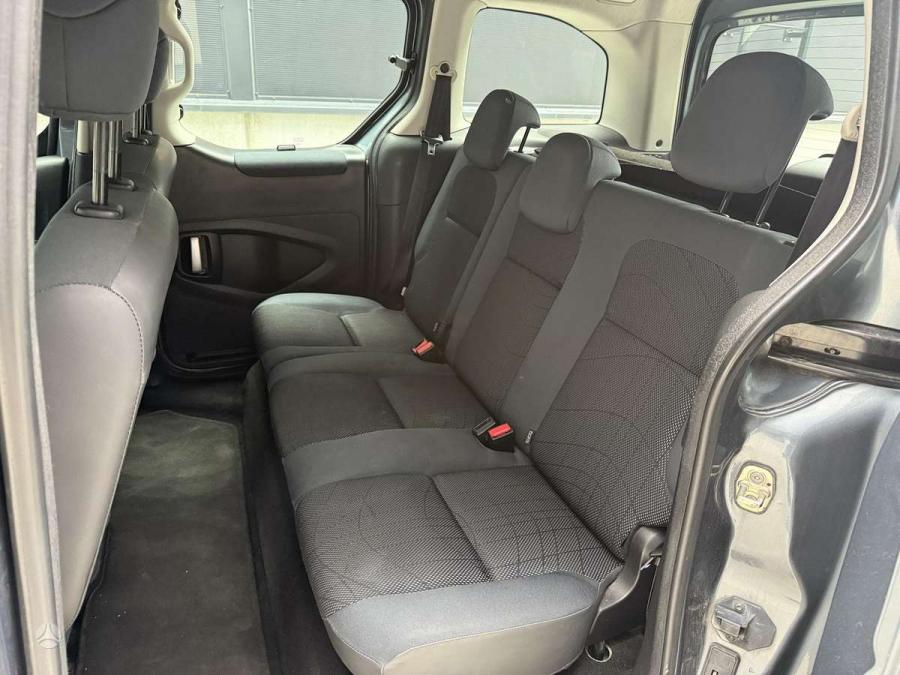 Pelēks Peugeot Partner 2012 Šauļi, ar dzinēja tilpumu 1.56 L un nobraukumu 227 tūkst. km par 3850 €, foto 18 vietnē AUTOMOTO.COM.LV