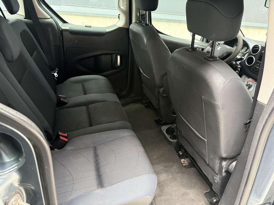 Pelēks Peugeot Partner 2012 Šauļi, ar dzinēja tilpumu 1.56 L un nobraukumu 227 tūkst. km par 3850 €, foto 19 vietnē AUTOMOTO.COM.LV