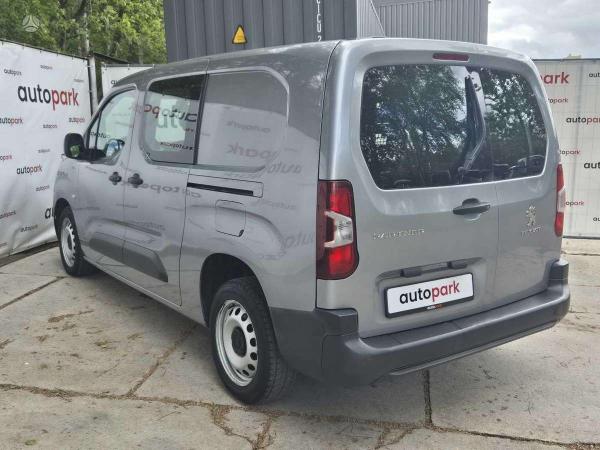 Grey Peugeot Partner 2020 in Vilnius, with an engine capacity of 1.50 L and mileage of 222 thousand km for 8500 €, photo 5 on AUTOMOTO.COM.LV