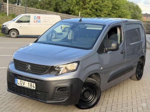 Pelēks Peugeot Partner 2020 Viļņa, ar dzinēja tilpumu 1.50 L un nobraukumu 88 tūkst. km par 8000 €, foto 3 vietnē AUTOMOTO.COM.LV