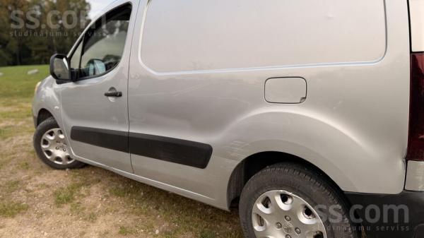 Pelēks Peugeot Partner 2008 Bauska, ar dzinēja tilpumu 1.60 L un nobraukumu 266 tūkst. km par 2700 €, foto 6 vietnē AUTOMOTO.COM.LV
