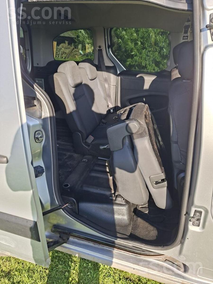 Grey Peugeot Partner 2012 in Riga, with an engine capacity of 1.60 L and mileage of 452 thousand km for 2600 €, photo 10 on AUTOMOTO.COM.LV