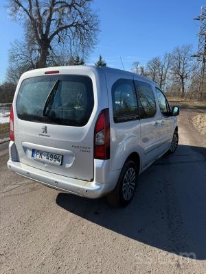 Pelēks Peugeot Partner 2015 Rīga, ar dzinēja tilpumu 1.60 L un nobraukumu 275 tūkst. km par 4200 €, foto 4 vietnē AUTOMOTO.COM.LV